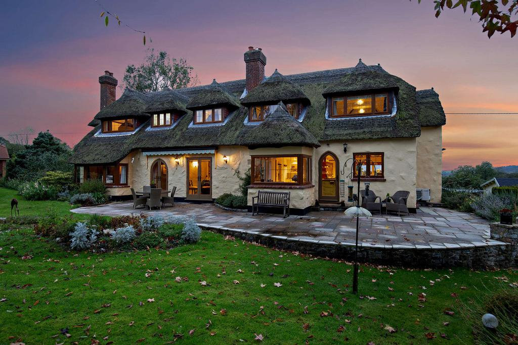 Cottage Windows: Choosing the Perfect Style for Your Home
